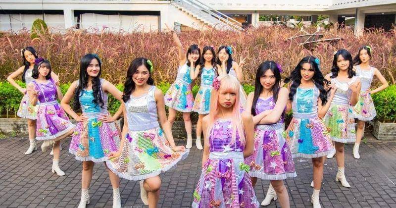 Lirik Lagu 'Kebun Binatang Saat Hujan' JKT48 | Popmama.com