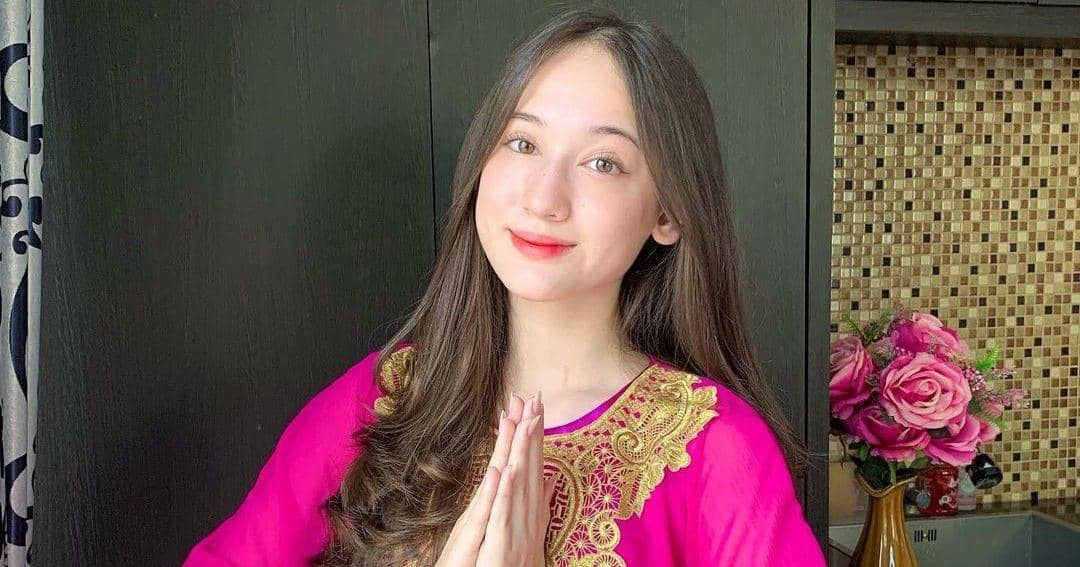 7 Fakta Keluarga Laura Moane, Pacar Baru Al Ghazali | Popmama.com