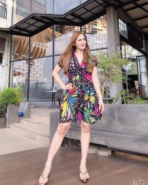 7 Fakta Keluarga Laura Moane, Pacar Baru Al Ghazali | Popmama.com