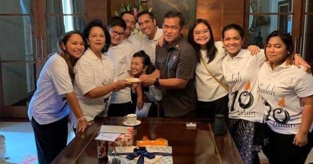 8 Fakta Keluarga Luhut Binsar Pandjaitan, Dulu Kurang Mampu | Popmama.com