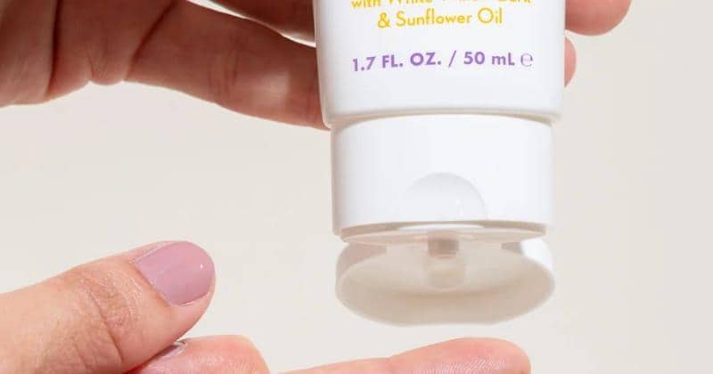 10 Rekomendasi Sunscreen dengan Water-Based Terbaik | Popmama.com