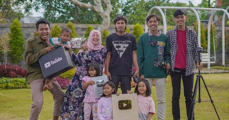 7 Fakta Zuni and Family, Penghasilan Fantastis dari YouTube | Popmama.com