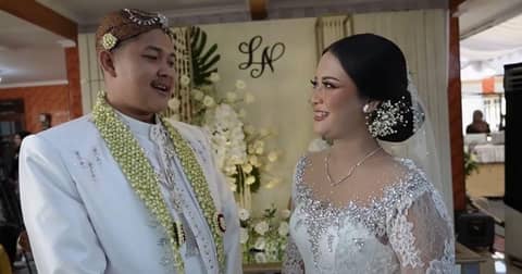 5 Fakta Pernikahan Nopek Novian dan Yulia Lorena | Popmama.com