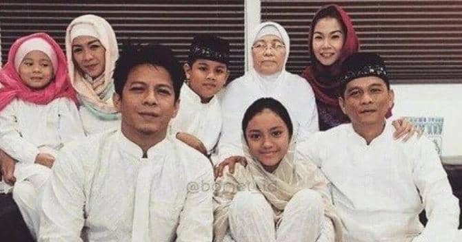 9 Fakta Keluarga Ariel Noah, Orangtua Keturunan Minangkabau | Popmama.com
