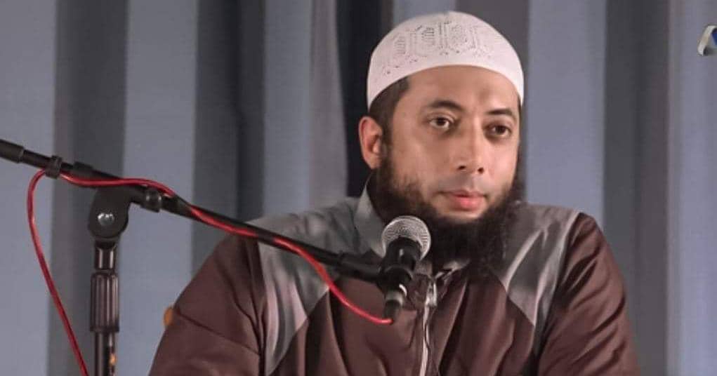 7 Fakta Keluarga Ustaz Khalid Basalamah, Istrinya Mualaf | Popmama.com