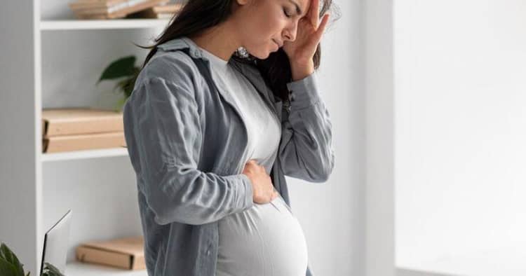 Ciri-Ciri Sakit Perut yang Perlu Diwaspadai saat Hamil | Popmama.com