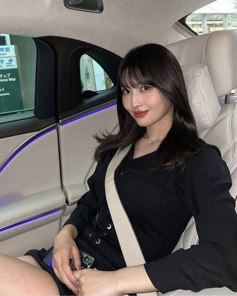Fakta dan Profil Momo TWICE, Dancing Machine Kesayangan ONCE | Popmama.com