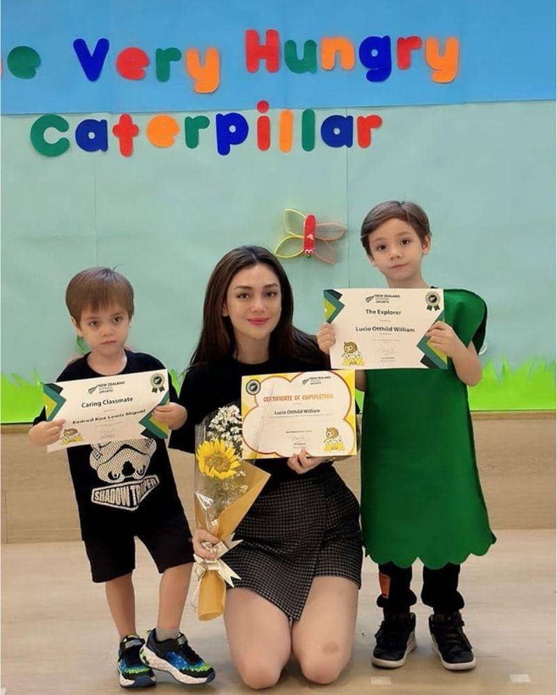 Single Mom Tangguh, Inilah Potret 4 Anak Celine Evangelista | Popmama.com