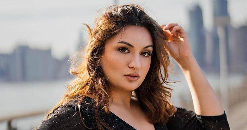 5 Fakta Keluarga Jane Dipika Garrett, Miss Universe Nepal 2023 ...