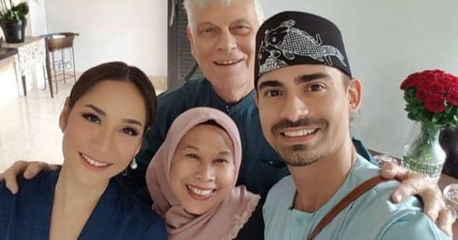 10 Fakta Keluarga Ashraf Sinclair, Mantan Suami BCL | Popmama.com