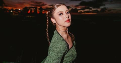 Lirik Lagu 'Kupu-Kupu' Tiara Andini tentang Rasa Kagum | Popmama.com