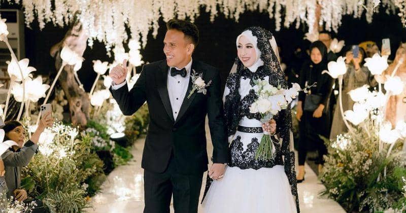 Adiba Khanza Kenakan Baju Pengantin Karya Ivan Gunawan | Popmama.com