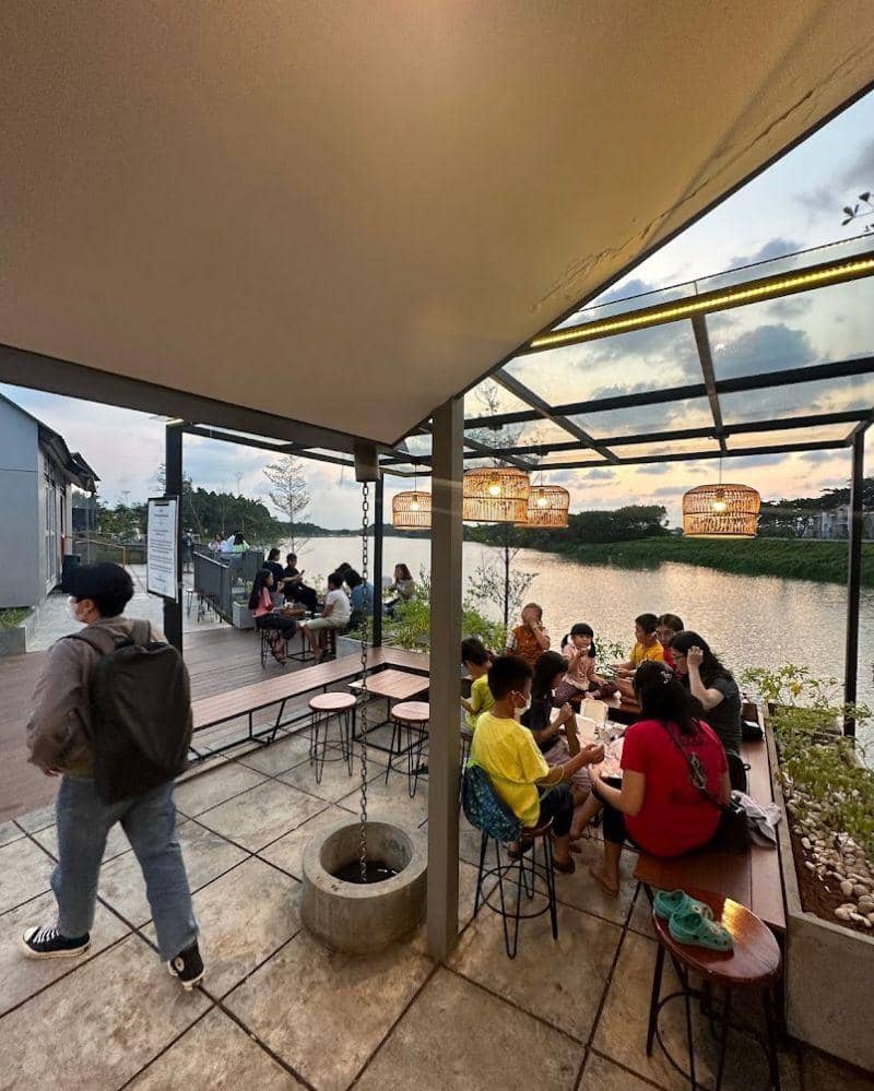 7 Rekomendasi Kafe dengan View Danau di Jakarta | Popmama.com