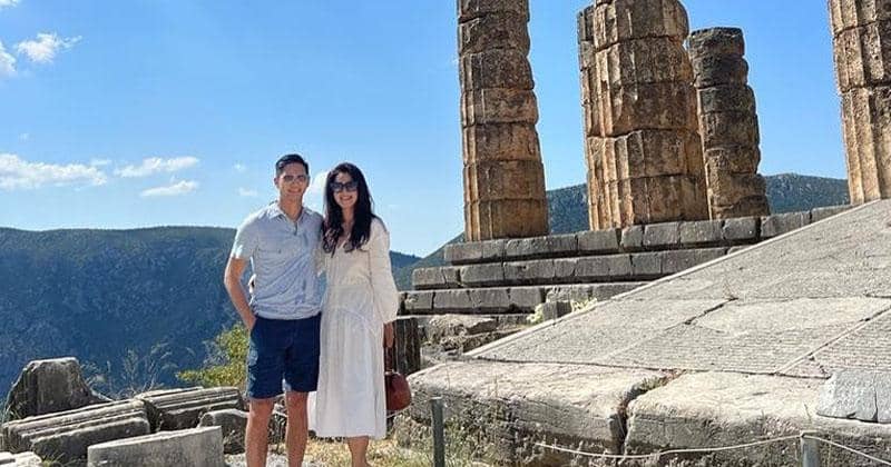 6 Fakta Kisah Cinta Budi Djiwandono, Nikahi Cinta Pertama | Popmama.com