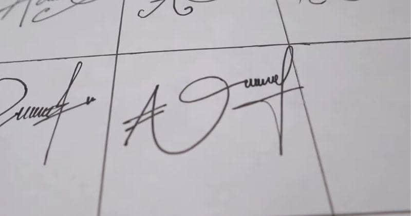 15 Contoh Tanda Tangan Huruf A Simpel dan Keren | Popmama.com