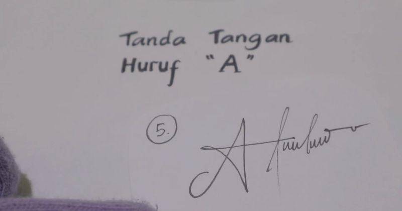 15 Contoh Tanda Tangan Huruf A Simpel dan Keren | Popmama.com