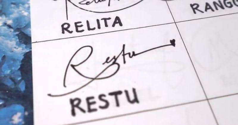 15 Contoh Tanda Tangan Huruf R | Popmama.com