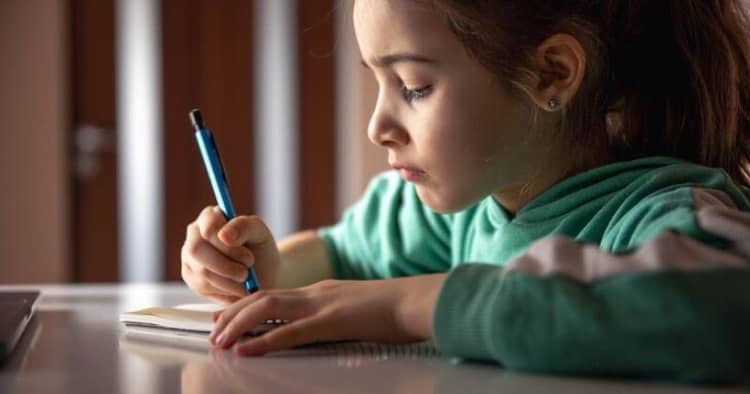 15 Contoh Tanda Tangan Huruf H Simple dan Keren | Popmama.com