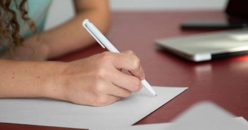 15 Contoh Tanda Tangan Huruf M Simple dan Aesthetic | Popmama.com