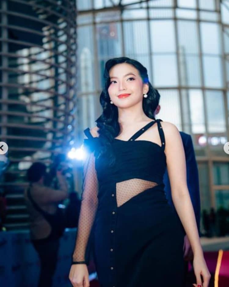 9 Profil Pemain Film Ancika 1995, Ada Zee JKT48 | Popmama.com