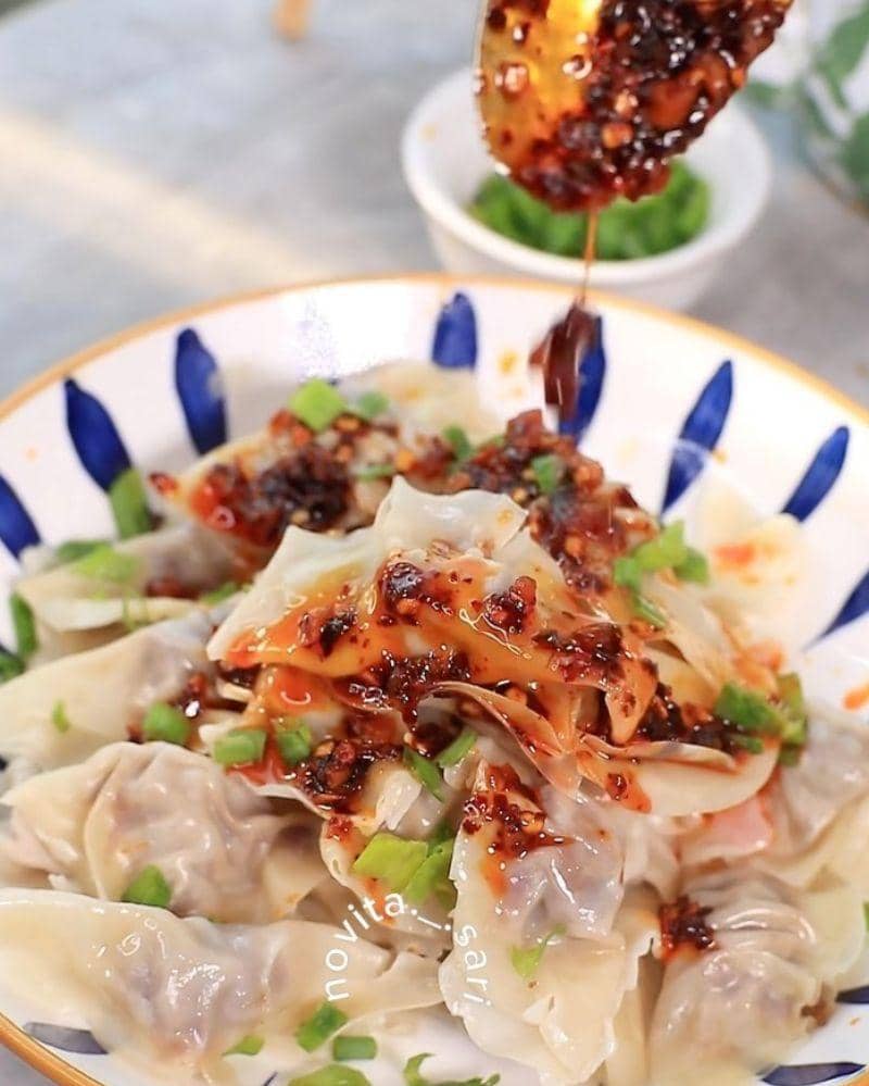 5 Resep Pangsit Chili Oil yang Viral | Popmama.com