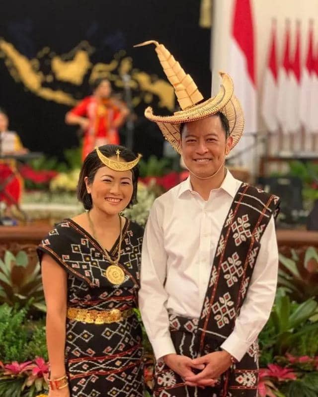 9 Fakta Keluarga Tom Lembong, Lulusan Harvard University | Popmama.com