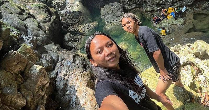 Profil YouTuber Dede Inoen, Keracunan Kotoran Kuda | Popmama.com