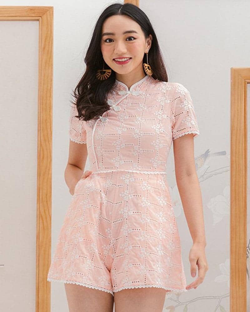 8 Inspirasi Baju Cheongsam Modern untuk Perempuan | Popmama.com