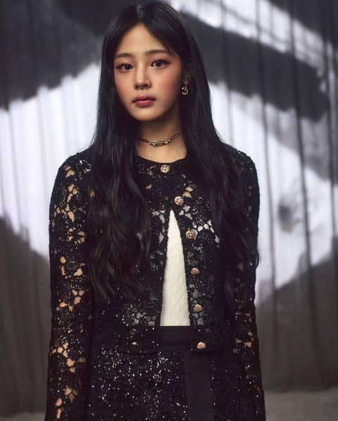 7 Penampilan Minji New Jeans di Paris Fashion Week 2024 | Popmama.com