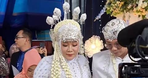 7 Fakta Dokter Ayu Kartika Agustina Istri Baru Andika Mahesa | Popmama.com