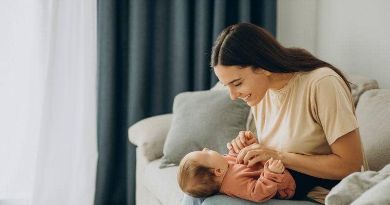 22 Aktivitas Bermain untuk Bayi Usia 1 sampai 12 Bulan | Popmama.com