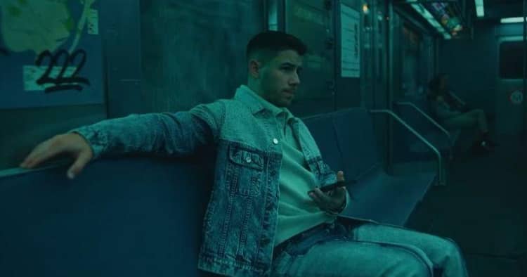 Lirik Lagu 'Leave Before You Love Me' Jonas Brothers | Popmama.com