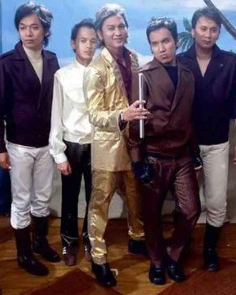 Foto Vincent Rompies Bersama Gengnya yang Gaul dan Kompak | Popmama.com