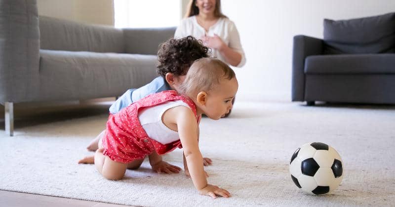 22 Aktivitas Bermain untuk Bayi Usia 1 sampai 12 Bulan | Popmama.com