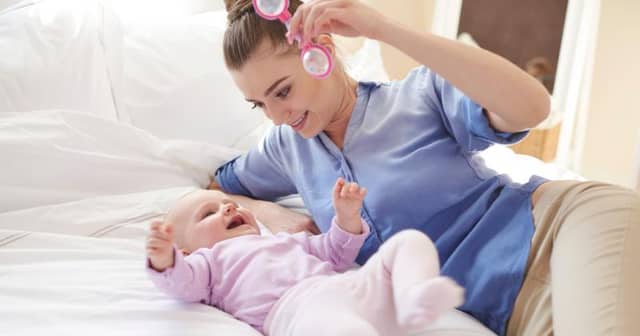 22 Aktivitas Bermain untuk Bayi Usia 1 sampai 12 Bulan | Popmama.com