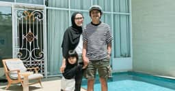 7 Fakta Keluarga Indra Jegel, Pemain Film Agak Laen | Popmama.com