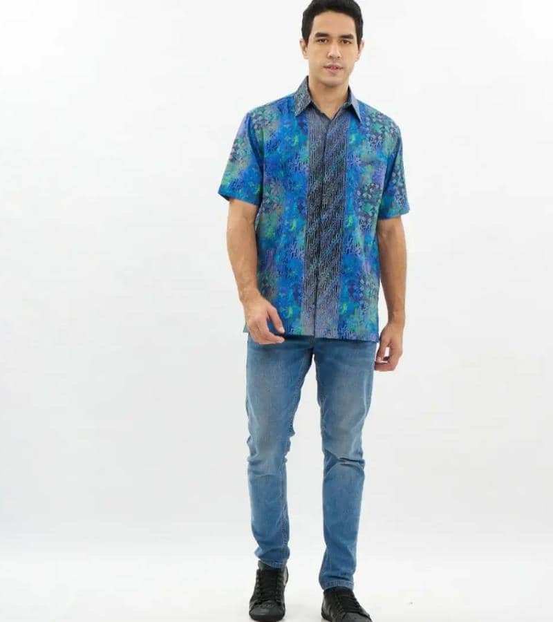 10 Ide Styling Batik yang Cocok Untuk Dikenakan sehari-hari | Popmama.com