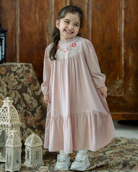 10 Model Dress Anak Perempuan yang Nyaman dan Elegan | Popmama.com