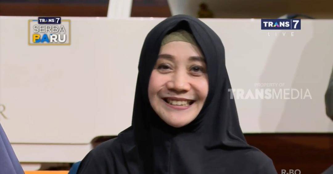 7 Fakta Teh Iin Istri Ustadz Hanan Attaki ke-2 | Popmama.com