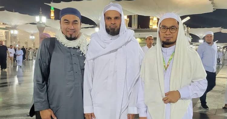 7 Fakta Keluarga Ustaz Adi Hidayat yang Jarang Diketahui | Popmama.com