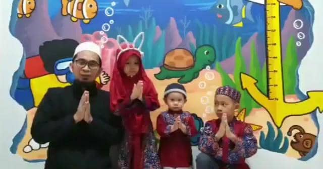 7 Fakta Keluarga Ustaz Adi Hidayat yang Jarang Diketahui | Popmama.com