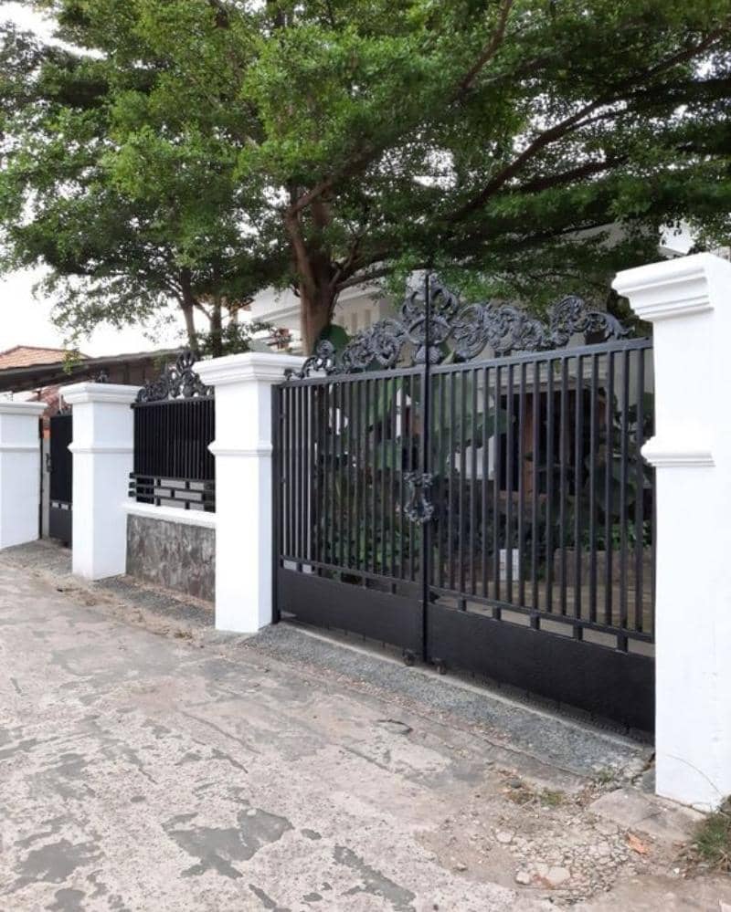 7 Warna Cat Pagar Besi Rumah yang Bagus, Bikin Tambah Unik | Popmama.com