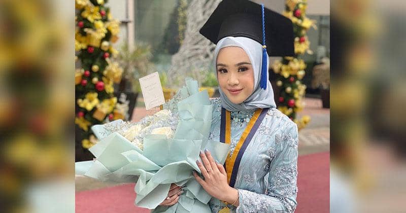 6 Fakta Dea Sahirah Calon Istri Chand Kelvin, Bukan Artis | Popmama.com