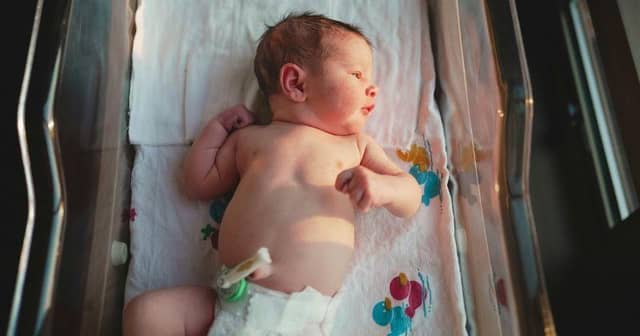 Hukum Menyimpan Tali Pusar Bayi dalam Agama Islam | Popmama.com