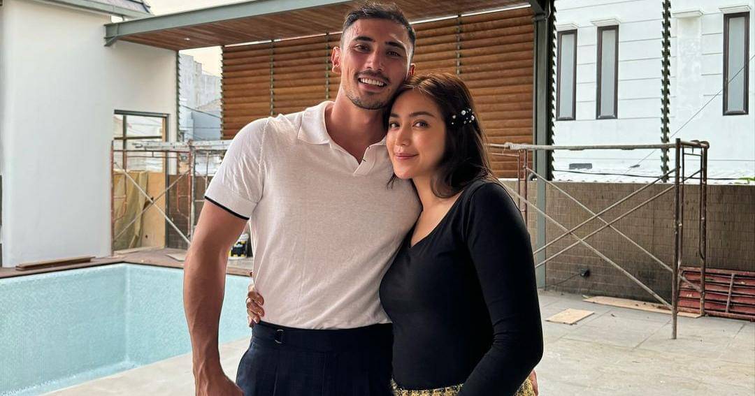 Hamil Anak Ketiga, Jedar Pisah Ranjang dengan Suami | Popmama.com