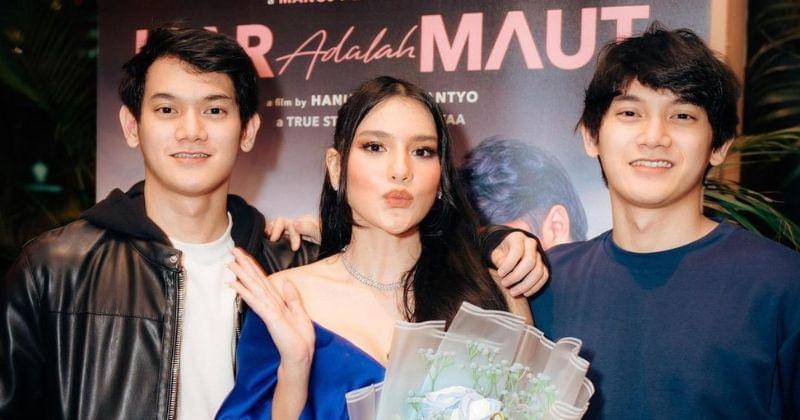 7 Foto Akrab Davina Karamoy dan Kakak-Adiknya yang Kembar | Popmama.com