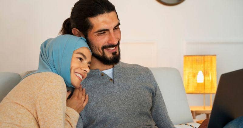 Hukum Istri Berkata Kasar pada Suami, Berdosakah? | Popmama.com