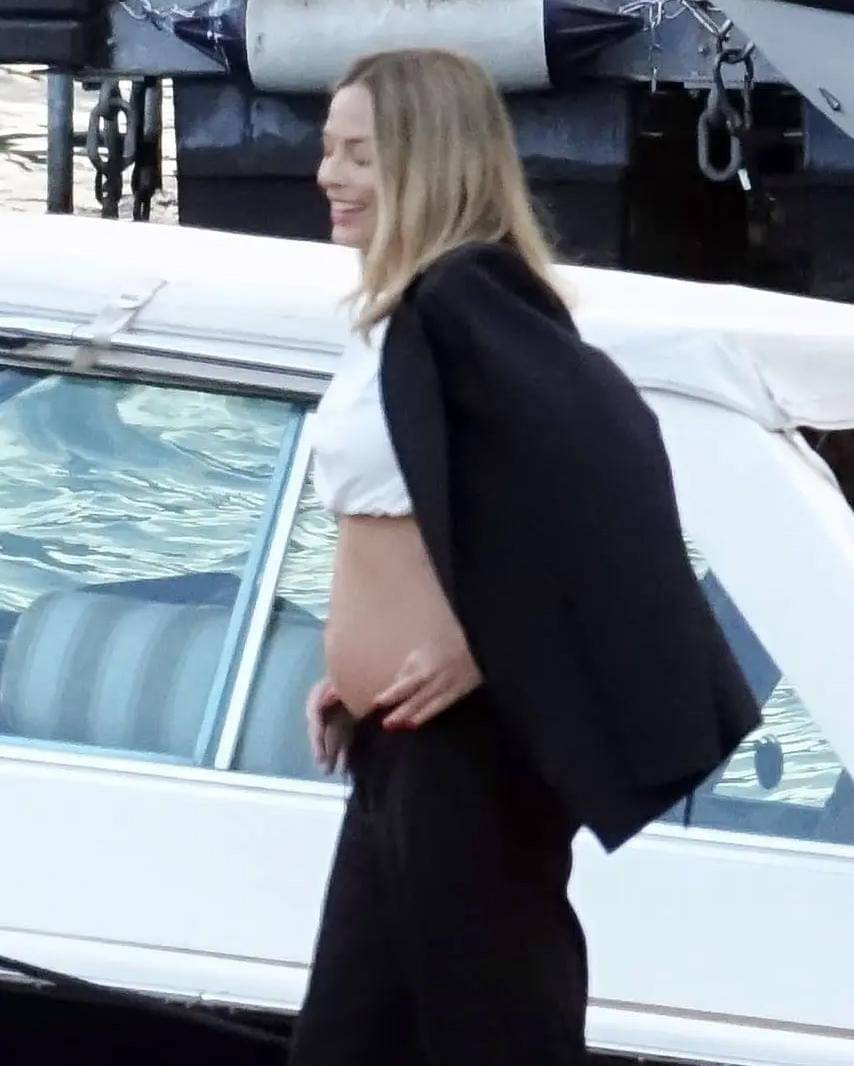 Margot Robbie Pemeran Barbie Hamil Anak Pertama | Popmama.com