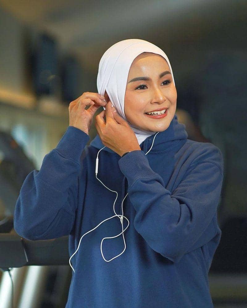 15 Rekomendasi Merek Jilbab Sport untuk Olahraga | Popmama.com