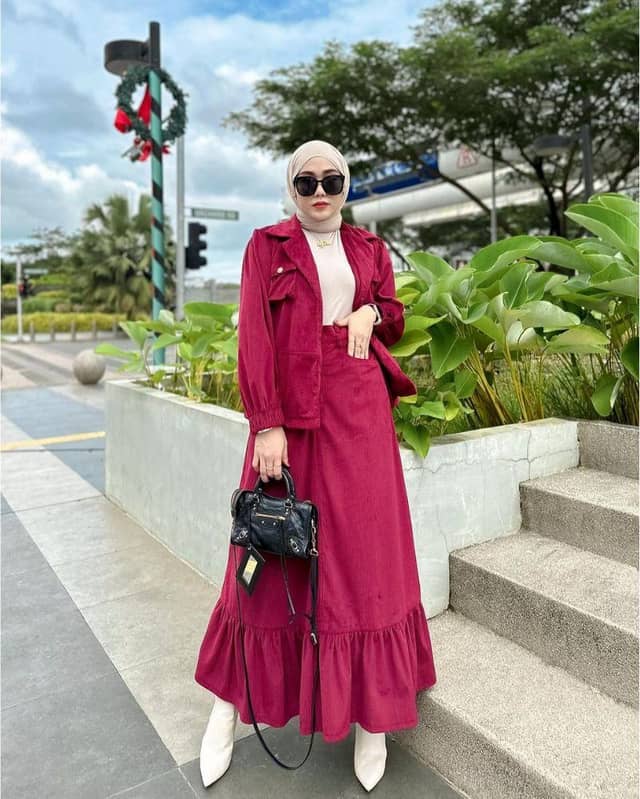 7 OOTD Baju Merah Putih Hijab untuk Hari Kemerdekaan | Popmama.com